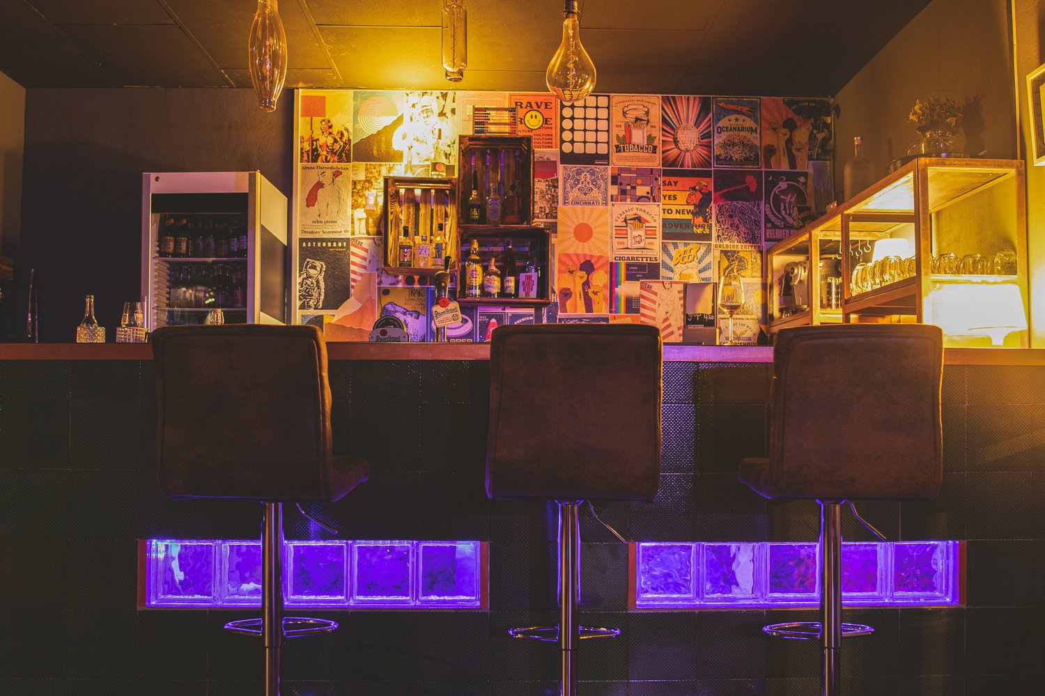 Kunst, Lesungen und Pilsner Ur-Quell: das BAR:kombinat! | 371 Stadtmagazin